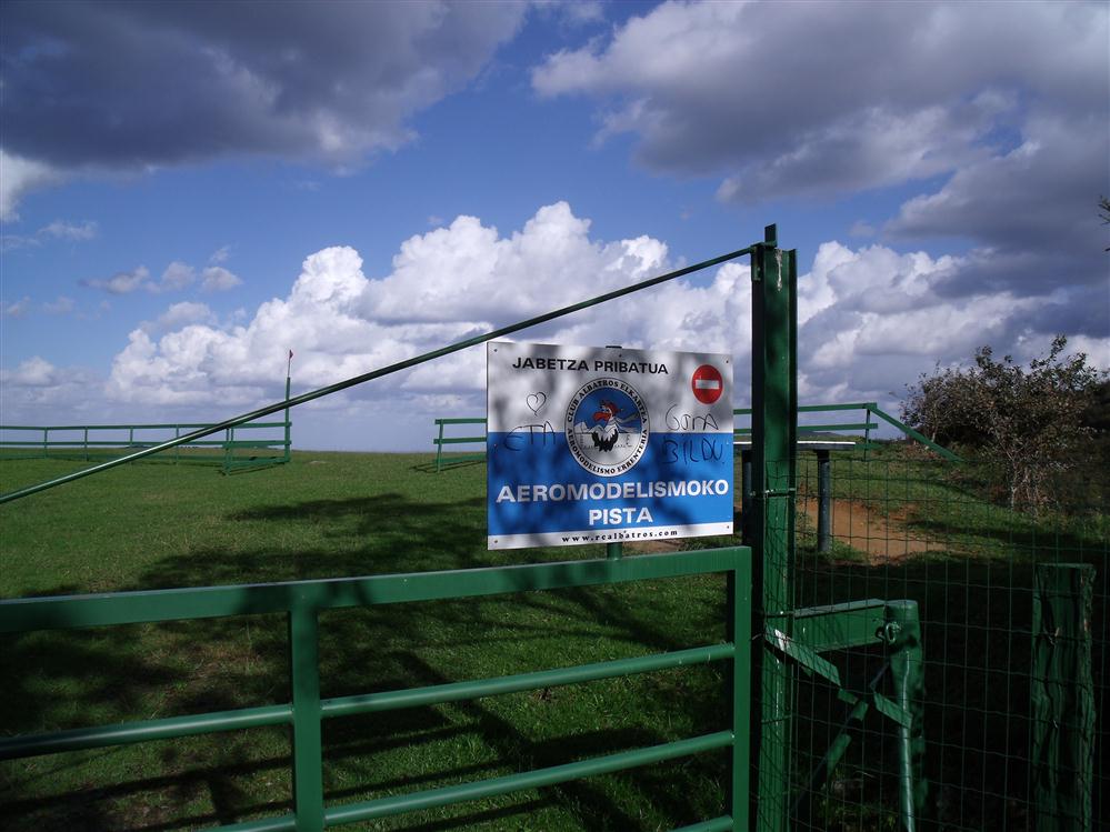 PISTA AÉREA DEL CLUB ALBATROS - Juegos escolares deportivos de Euskadi