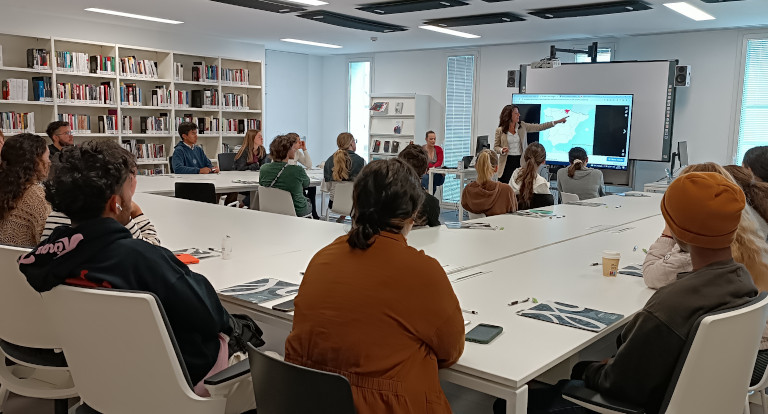 Estudiantes estadounidenses visitan Gogora - Gobierno Vasco - Euskadi.eus
