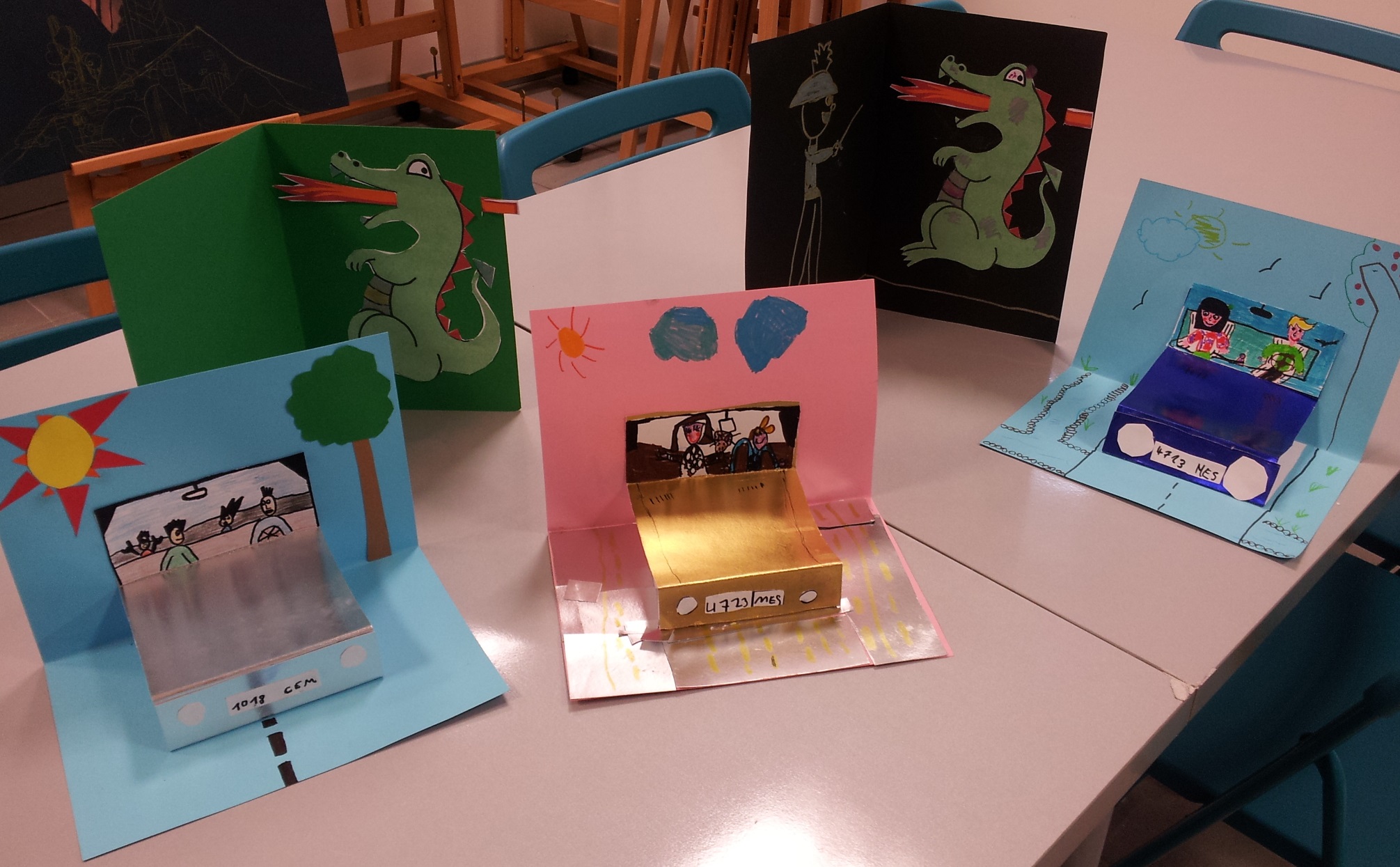 Taller de tarjetas pop-up en la biblioteca de Arrigorriaga (casco ...