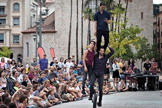 Umore Azoka Leioa 2023: 'iNSTants' - Gobierno Vasco - Euskadi.eus