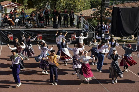 Les gustaría que la casa de la danza y la música vasca estuviera ...