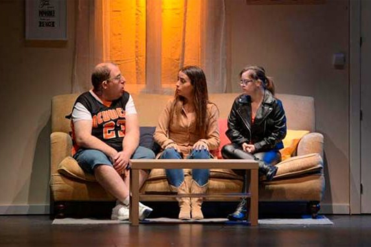 La adaptación teatral de la comedia 'Campeones' en el Teatro Barakaldo ...